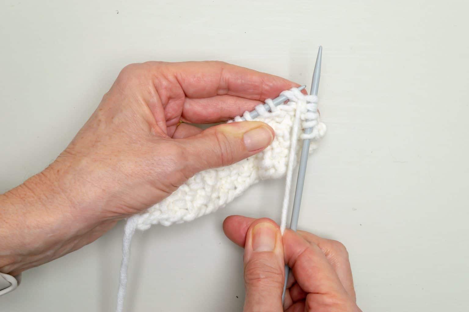 How to Knit the Diagonal Basket Weave Stitch · Nourish and Nestle